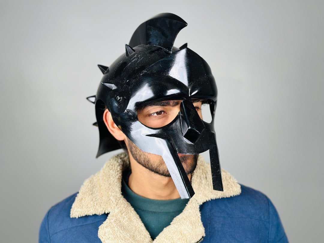 Gladiator Helmet | Greek Maximus Decimus Meridius Helmet | Medieval ...