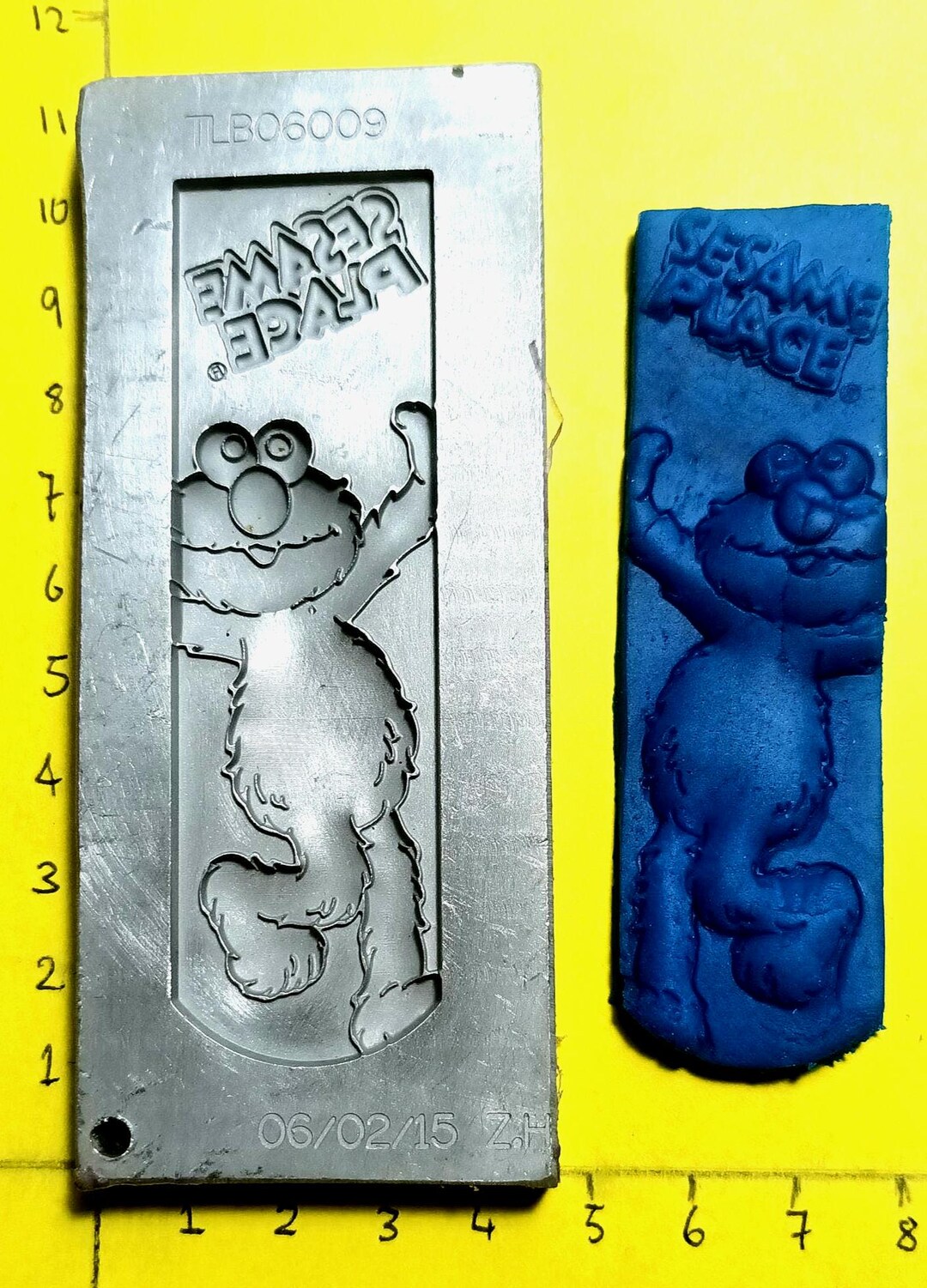 Sesame Place, Elmo Standing Waving Original Collectible Rare Metal ...