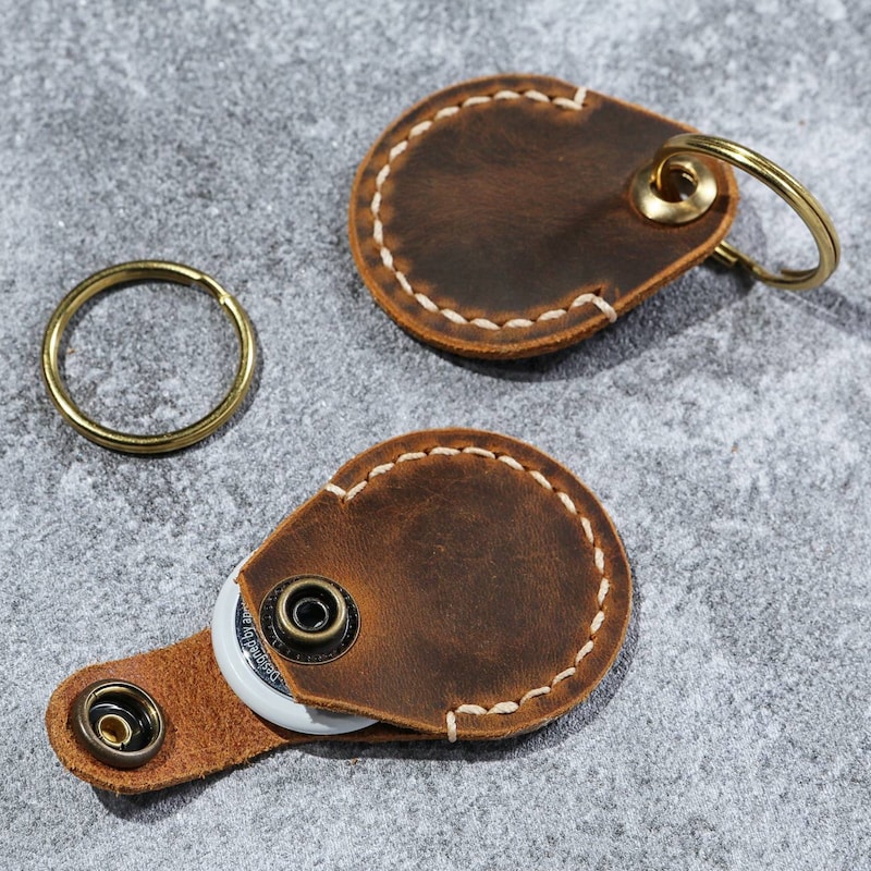 Apple Vintage Keychain - Etsy