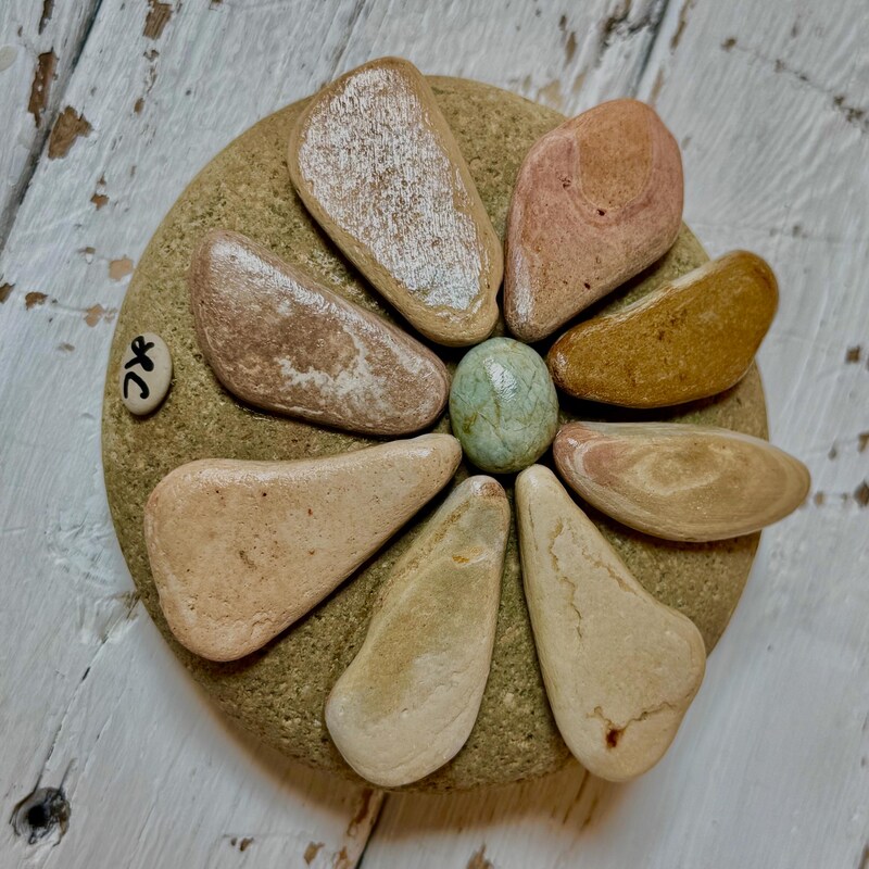 Pebble Flowers - Etsy