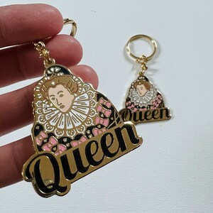 Queen Elizabeth I Shiny Metallic Keychain With Enamel Color | the ...