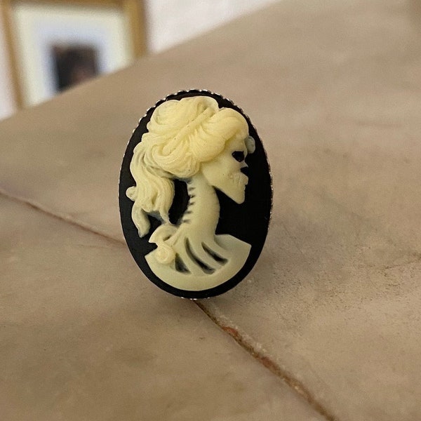 Corpse Bride Ring - Etsy