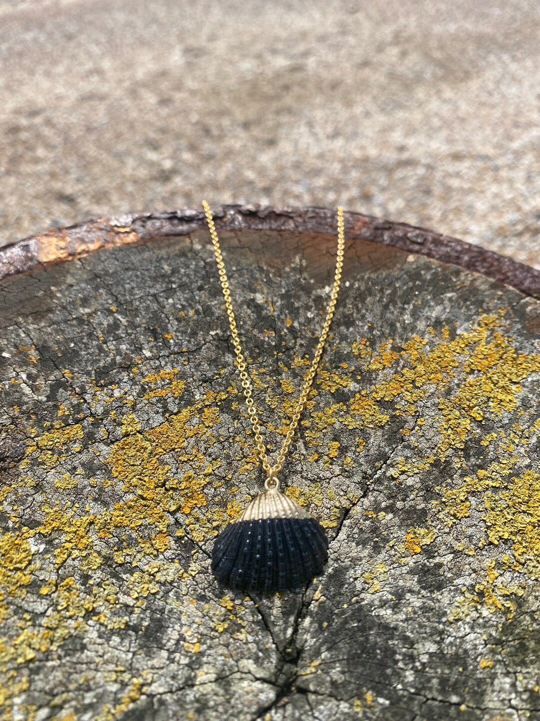 Black & Gold Shell Necklace - Etsy