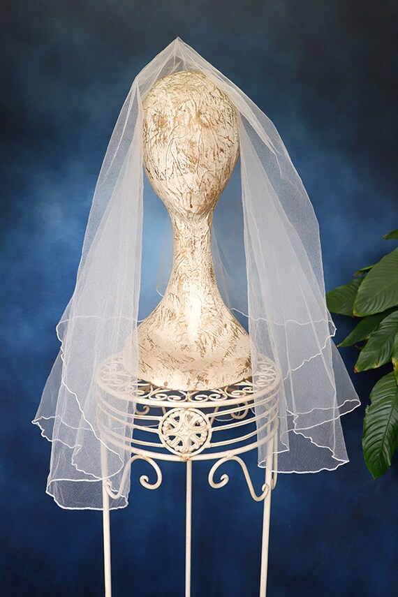 Vintage Ivory Edged Tulle Mantilla Veil - Gem