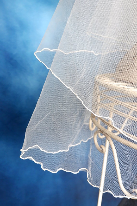Vintage Ivory Edged Tulle Mantilla Veil - Gem