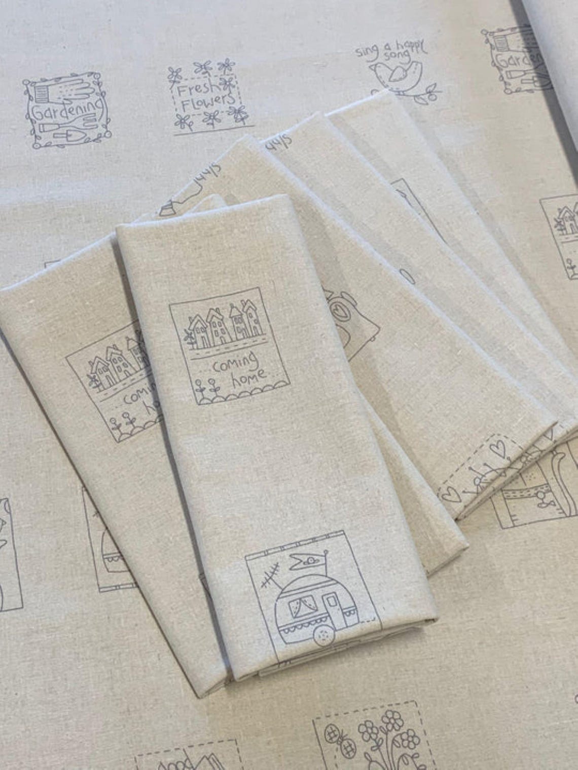 Heartstrings Pre-printed Stitchery Embroidery Panel 30 Designs Cotton ...