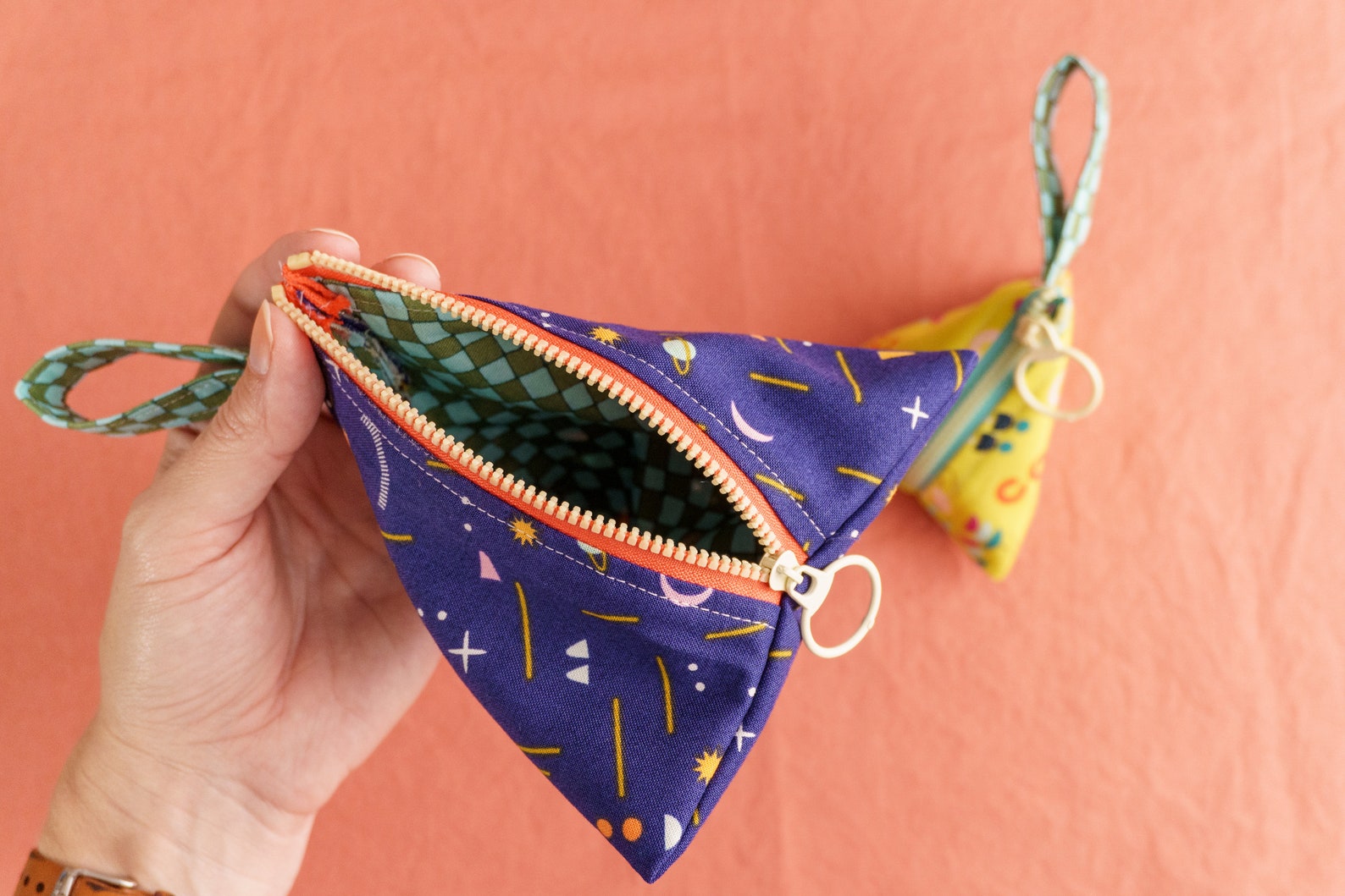 Triangle Zipper Pouch PDF Sewing Pattern in 2 Sizes (PDF Download) - Etsy