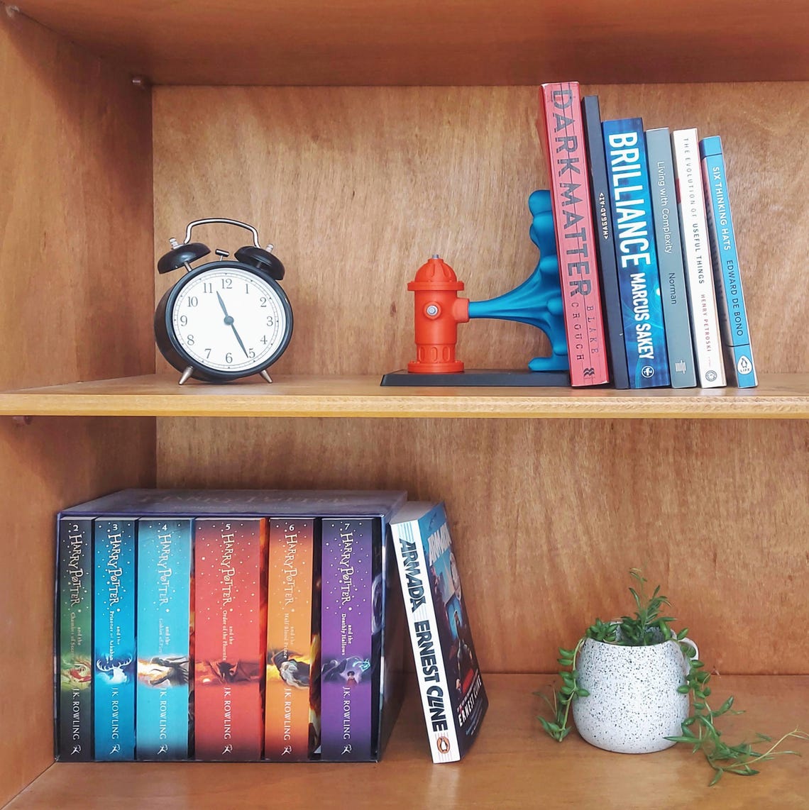 Fire Hydrant Bookend | Creative Urban Decor With 3D Water Splash | Fun ...
