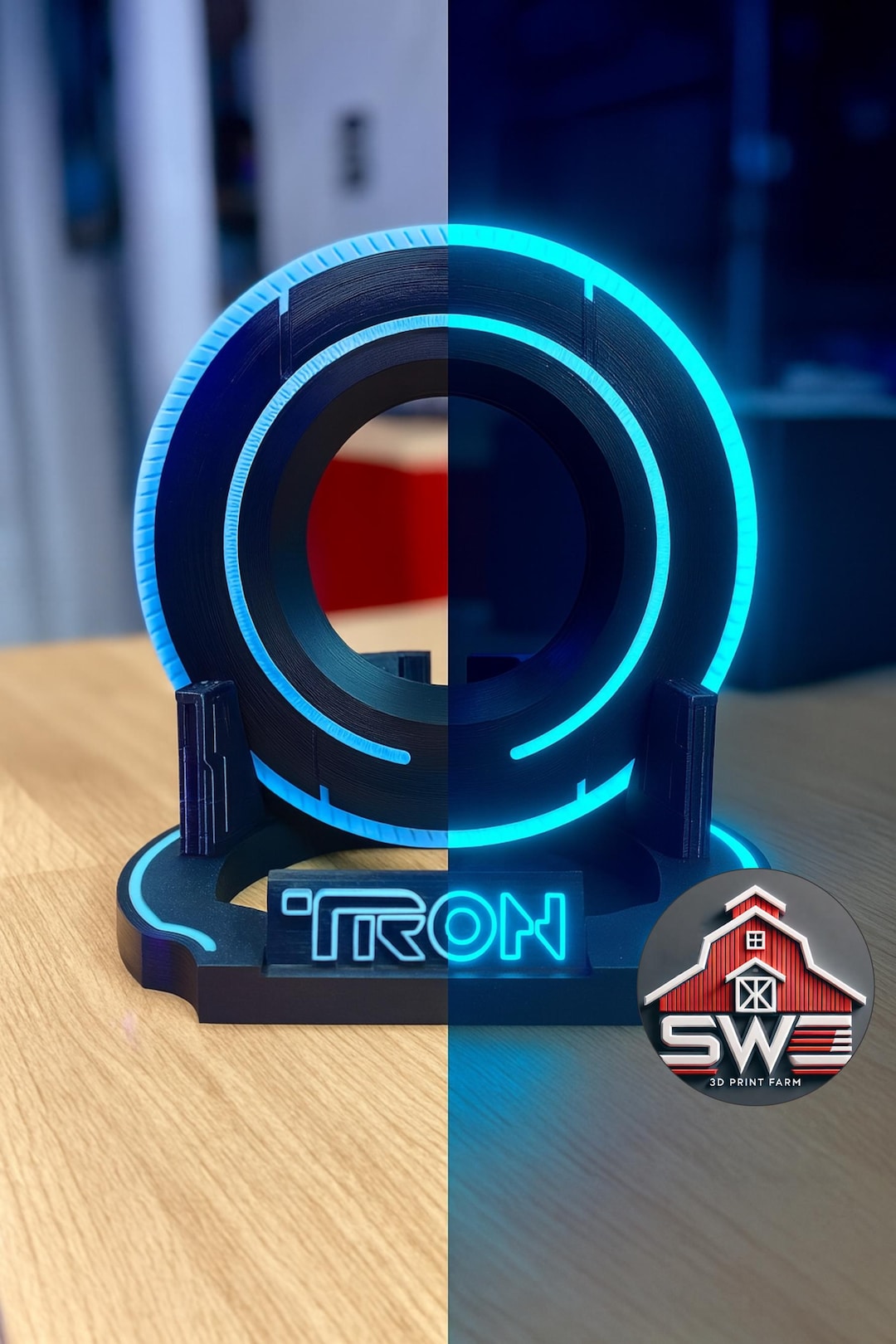 Tron Identity Disc With Display Stand – Phosphorescent Sci-fi Collector ...