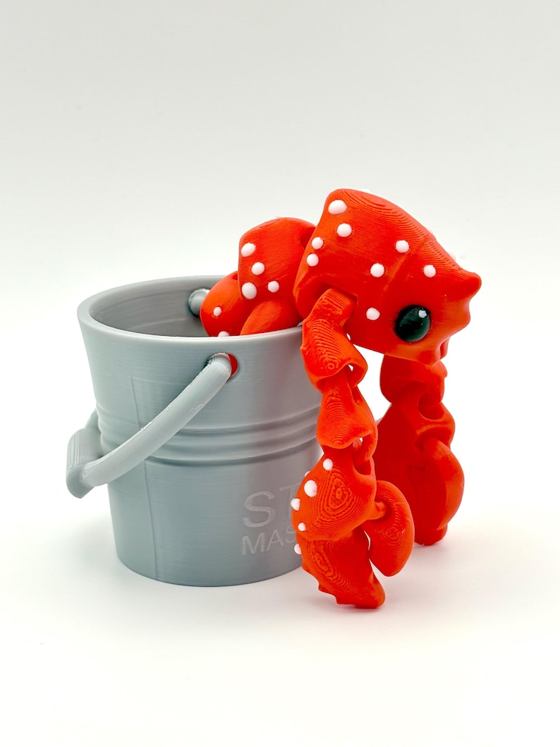 Articulated Mini Lobster + Bucket – Ocean Animal Fidget Toy for ...