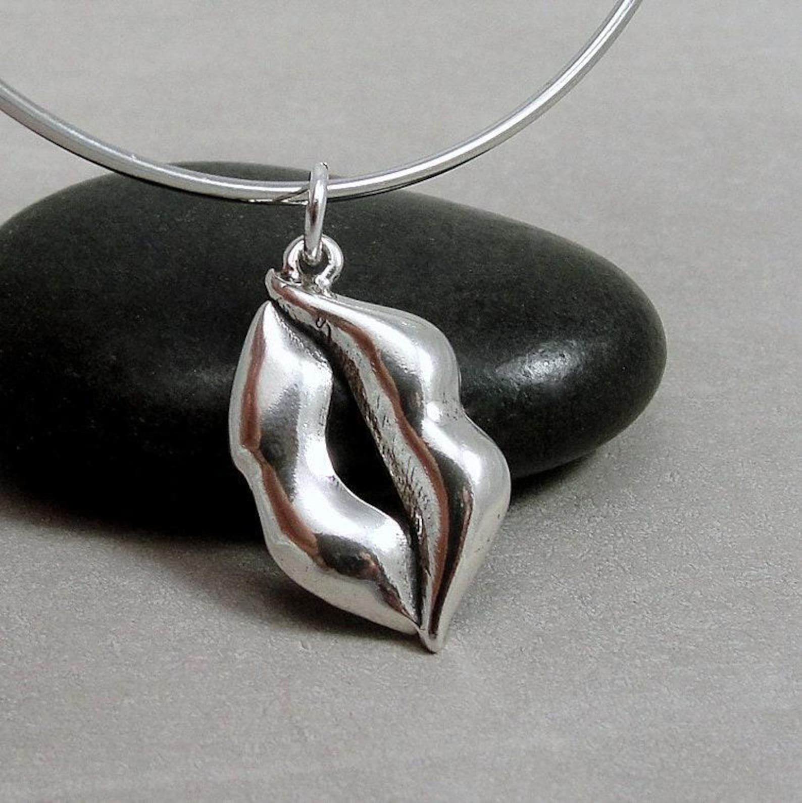 Sterling Silver Lips Charm, Kissing Lips Pendant, Fashion Makeup Charm ...