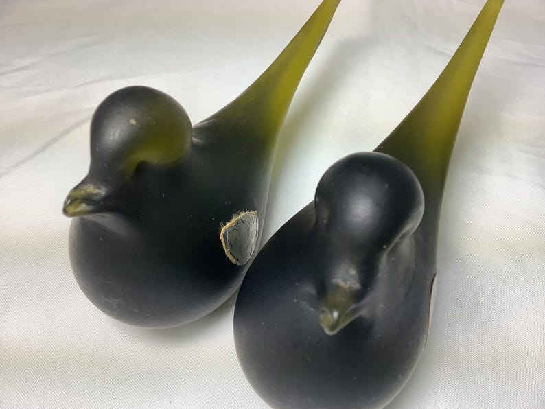Art Glass Bird Figurines, Pair of Satin Green Pilgrim Birds, Mid ...