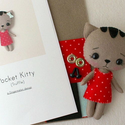 Casper Pocket Kitty Pattern Kit - Etsy