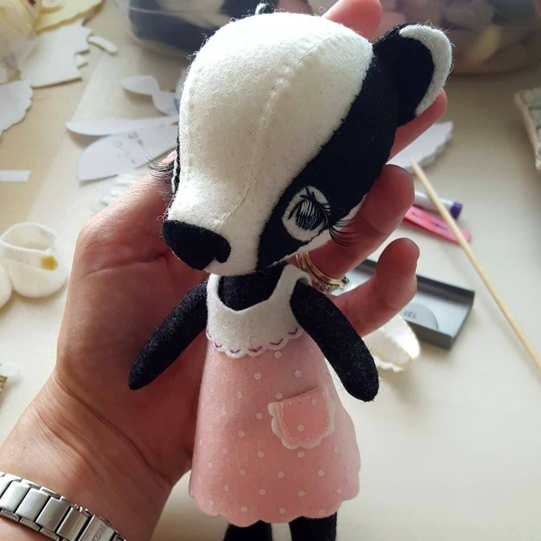 Li'l Luvs Bashful Badger Instant Download Pattern | Etsy