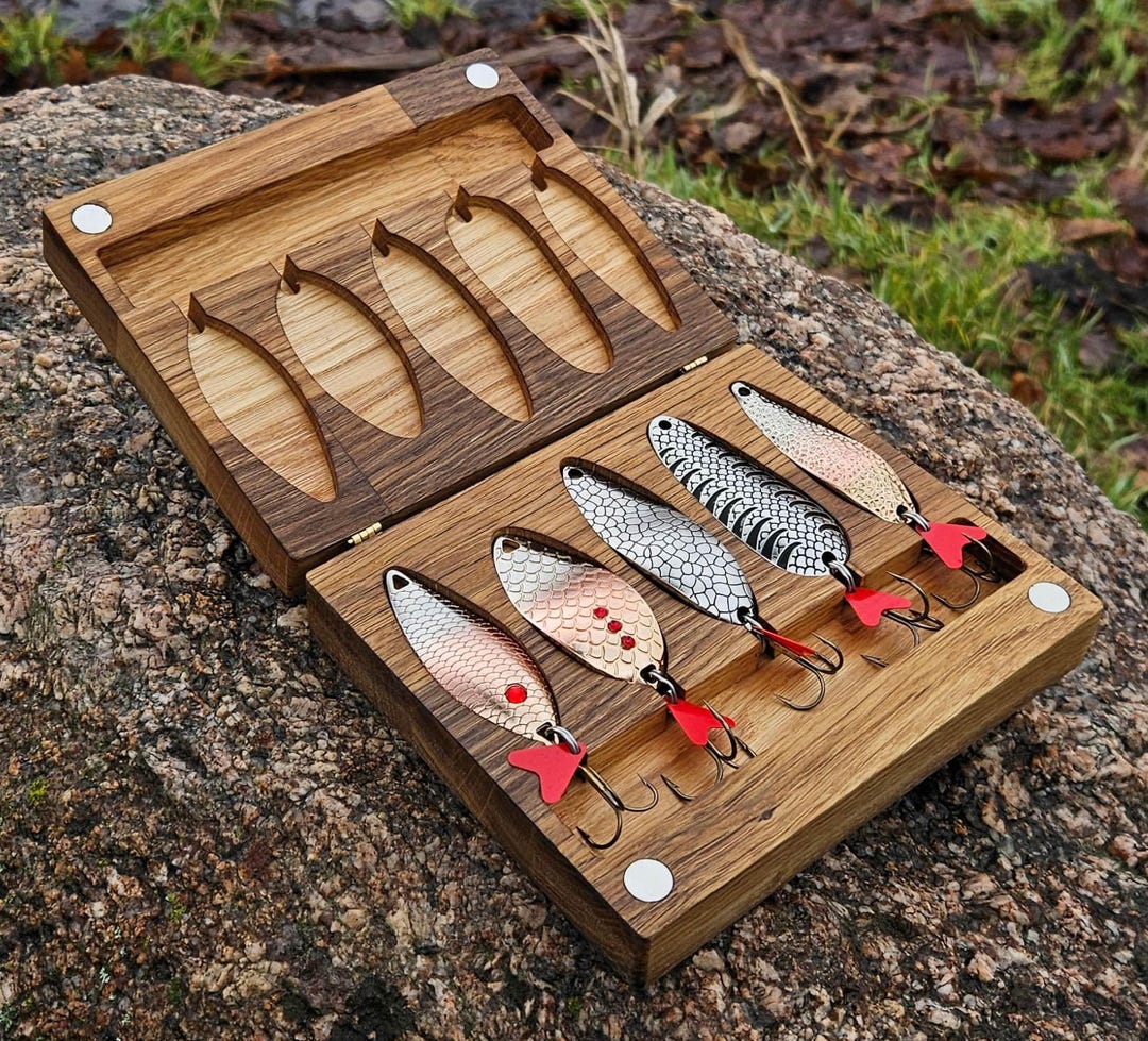 Personalized Fishing Gift Set – Engraved Oak Box & Spoon Lures for ...