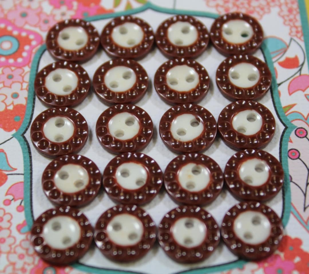 Brown and White Plastic Buttons Doll Clothes Children's Clothing 140 ...