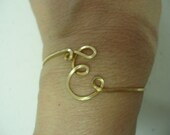 Items similar to Initial Wire Cuff Bracelet Letter E on Etsy