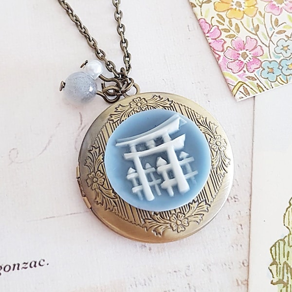 Shinto Necklace - Etsy