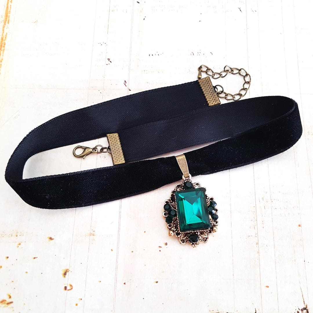 Emerald Green Jewel Choker With Black Velvet, Vintage Victorian Style ...
