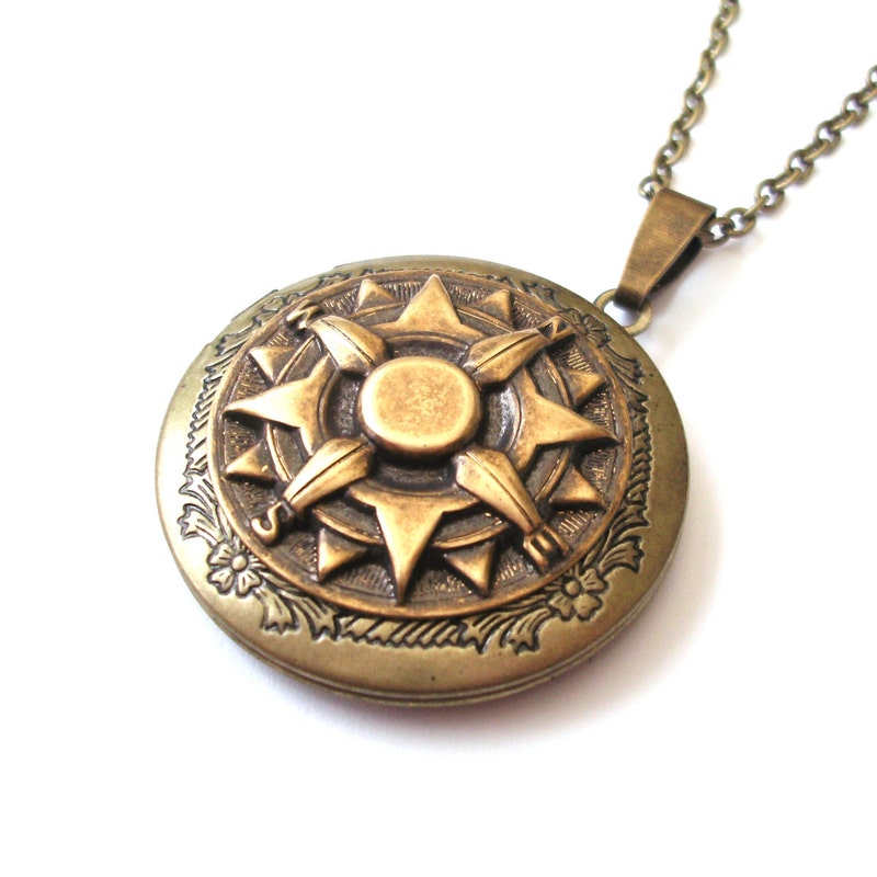 Compass Locket - Etsy