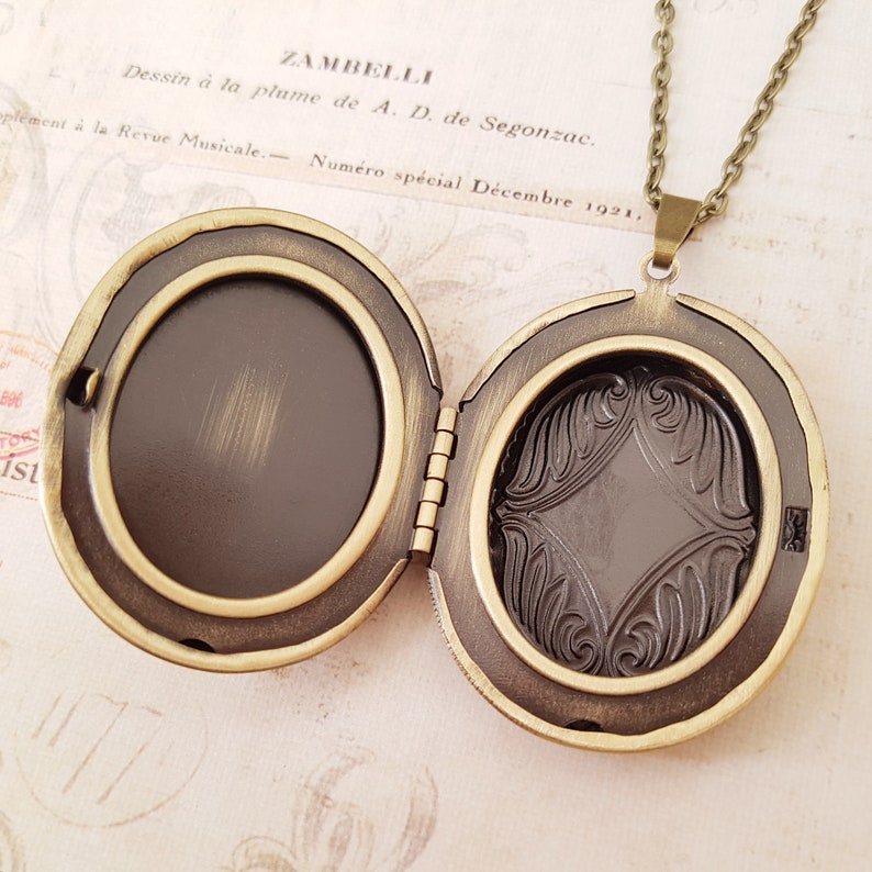 Lovers Cameo Locket in Black and Cream, Victorian Style Necklace in ...