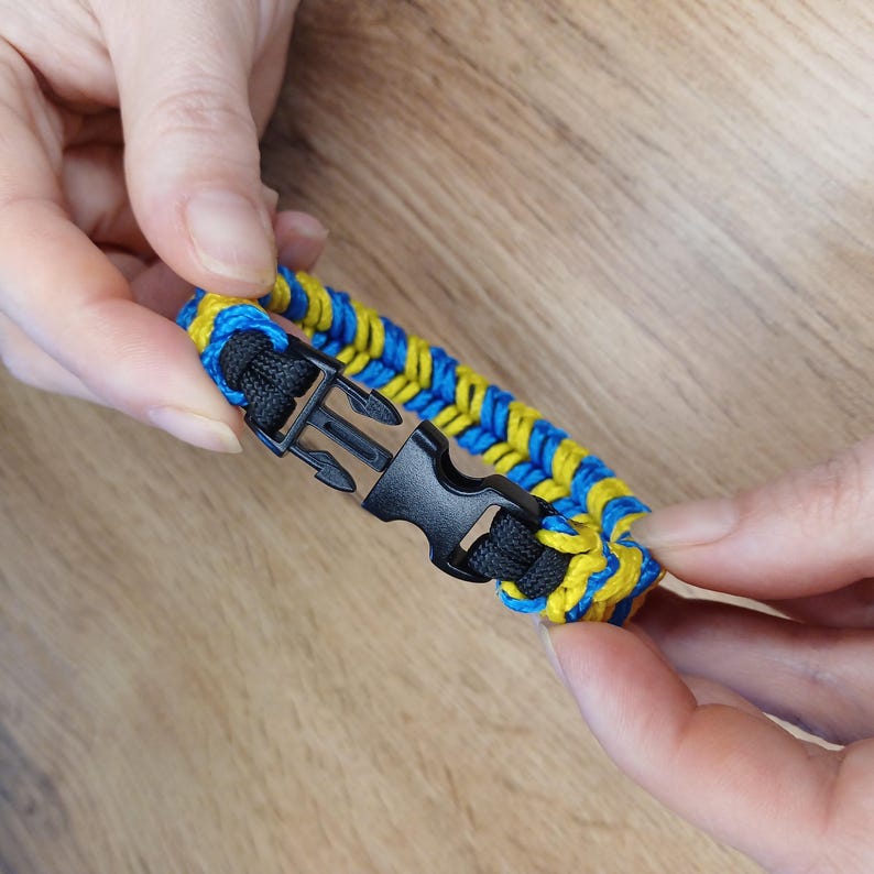 Paracord Phone Bracelet – Detachable Wrist Lanyard With Breakaway ...