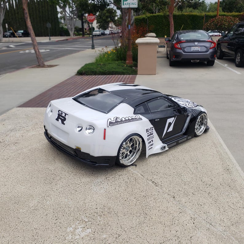 1/10 Custom Paint Nissan R35 GTR With Front/rear Light Buckets Drift ...