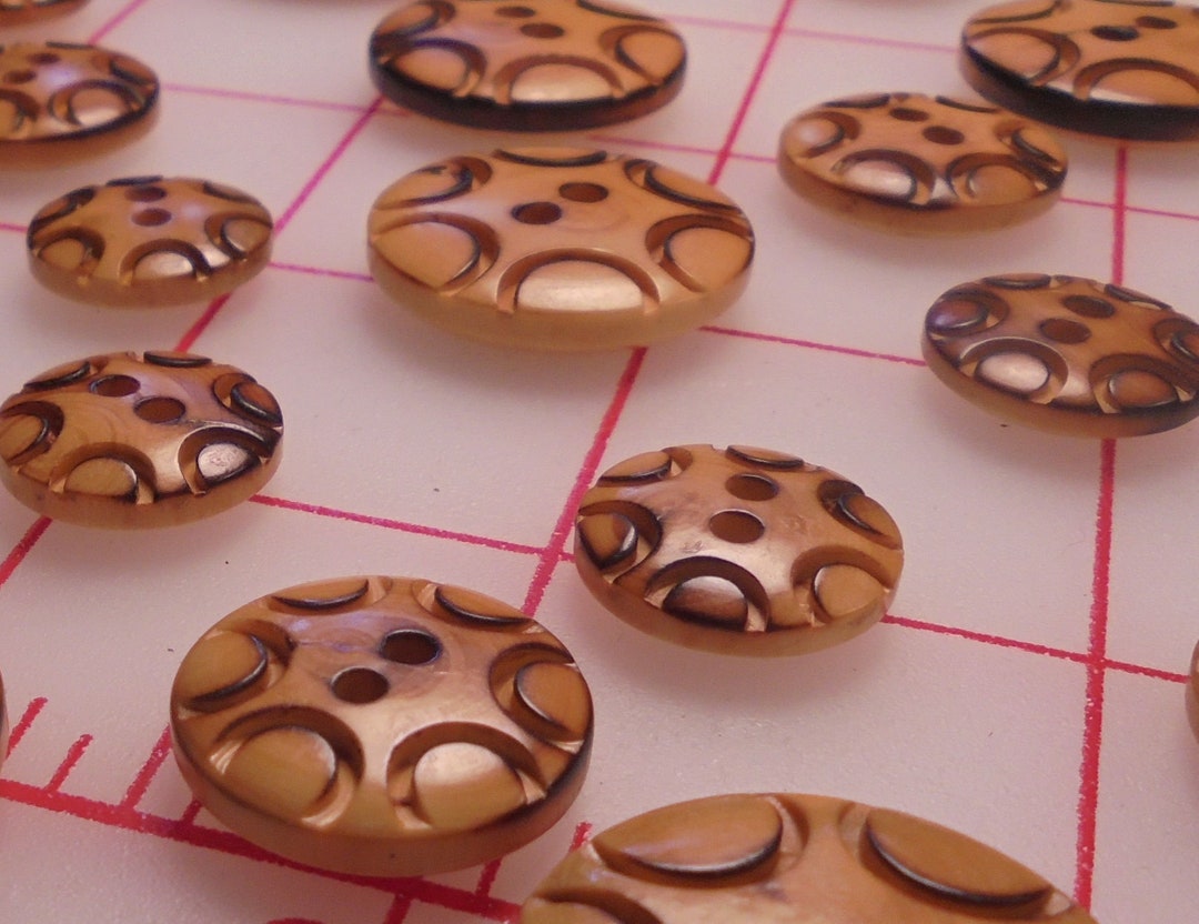 10 SMALL 2 Hole Buttons With Carved Half Circles 5/8" - Etsy