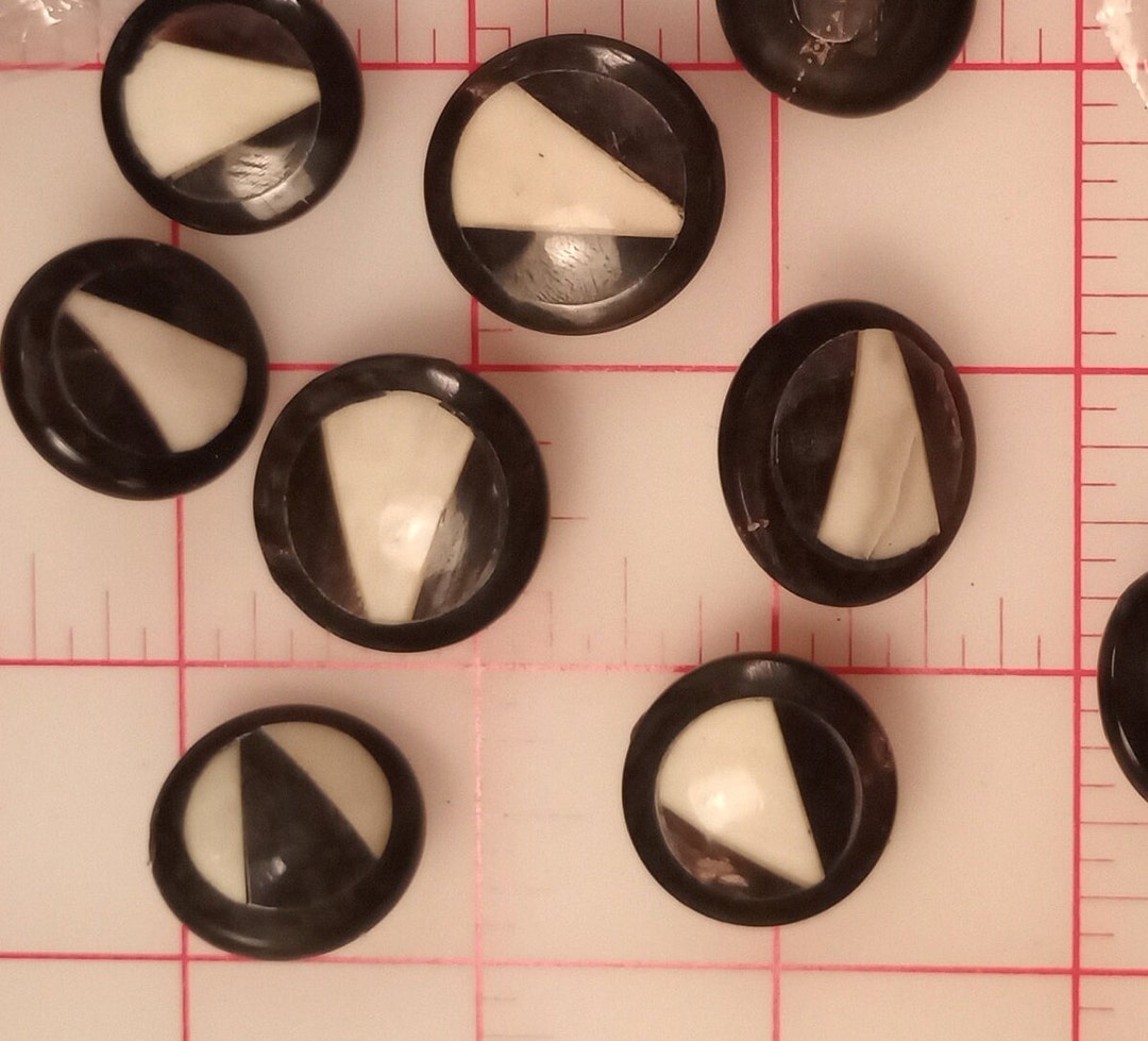 100 Inlaid Bone Horn Shank Buttons Made in India Black White Triangle S ...