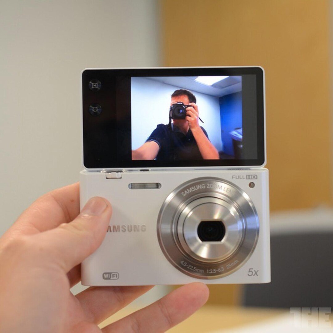 Samsung MV900f Caméra Vlog rabattable 16,3 MP, zoom 5x avec batterie et ...