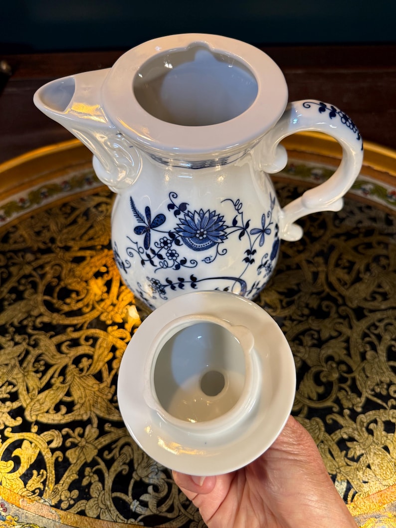 Vintage Vienna Woods Blue Onion Porcelain Pitcher: 48 Oz English Tea ...