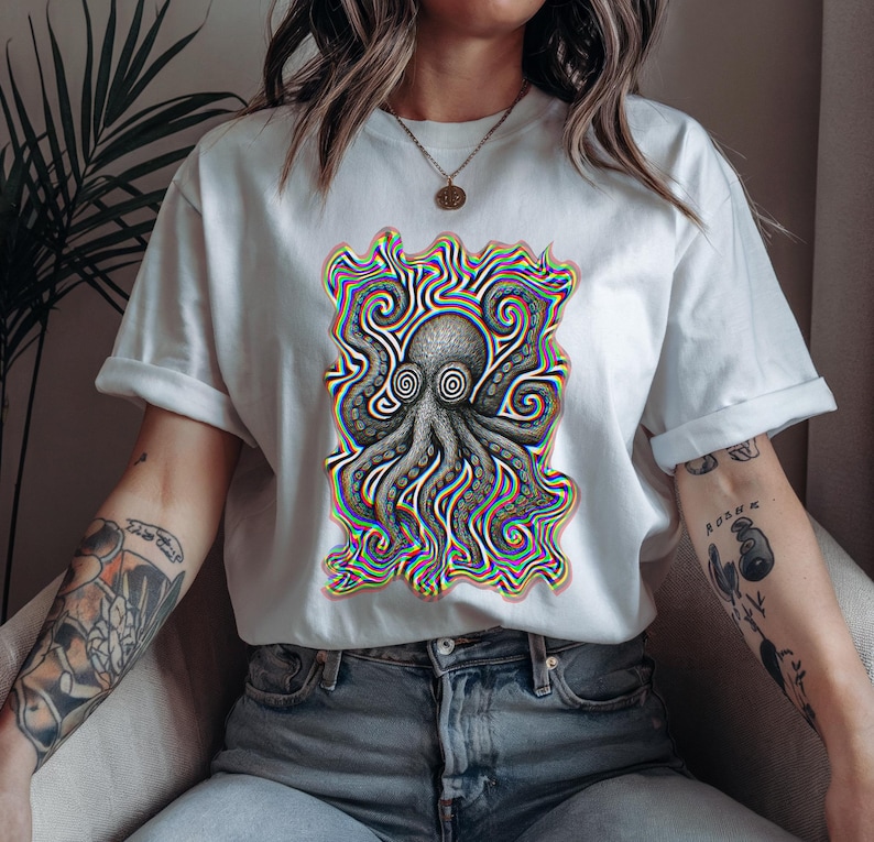 Psychedelic Octopus T-shirt: Trippy Glitchcore Rave Streetwear - Etsy