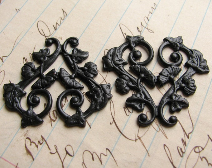 Scrolling Morning Glory Vines 30mm Heart Shaped Floral Link | Etsy