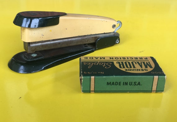 Stapler Vintage Arrow Stapler and Staples Commander Staples - Etsy