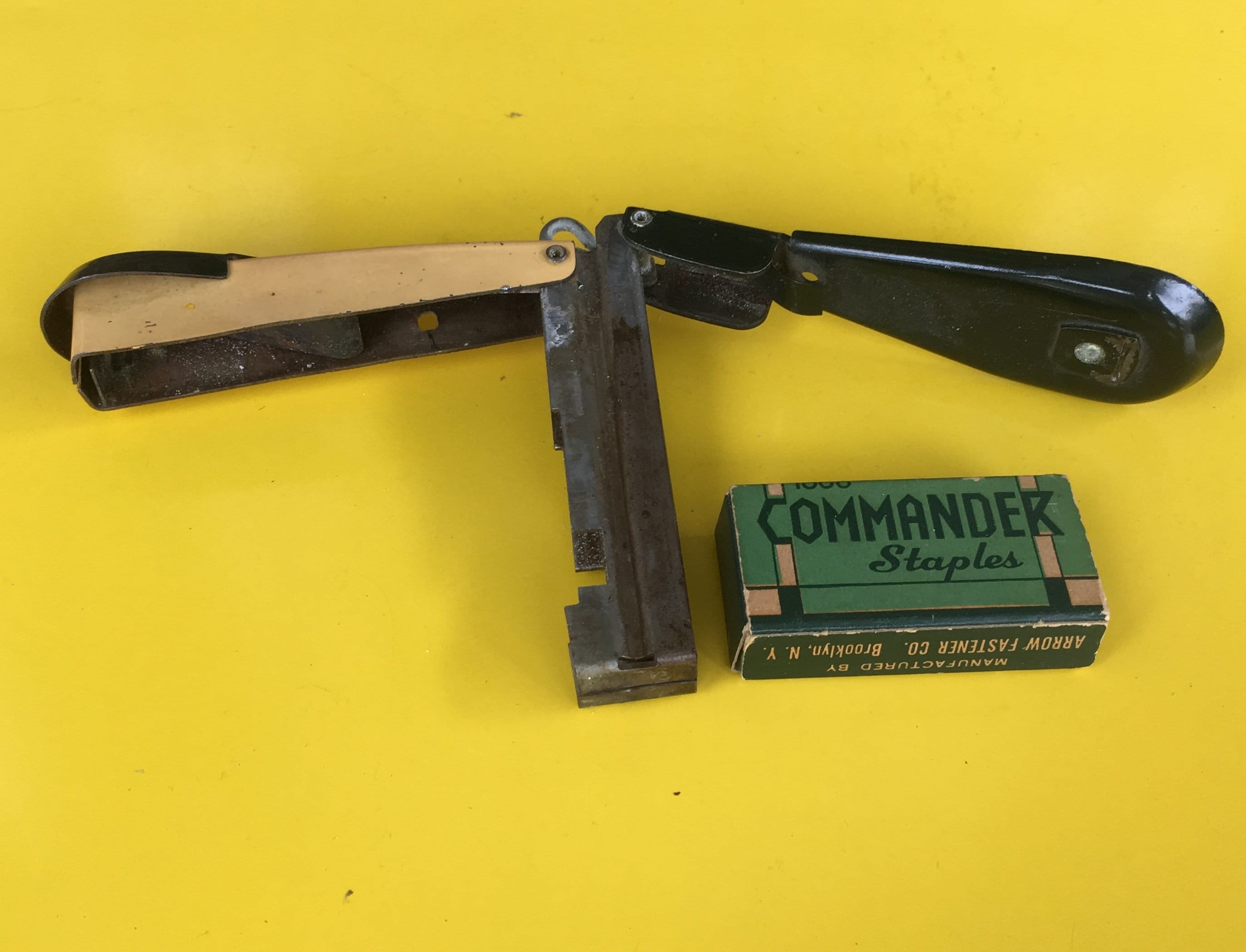 Stapler, Vintage Arrow Stapler and Staples, Commander Staples, Genuine ...