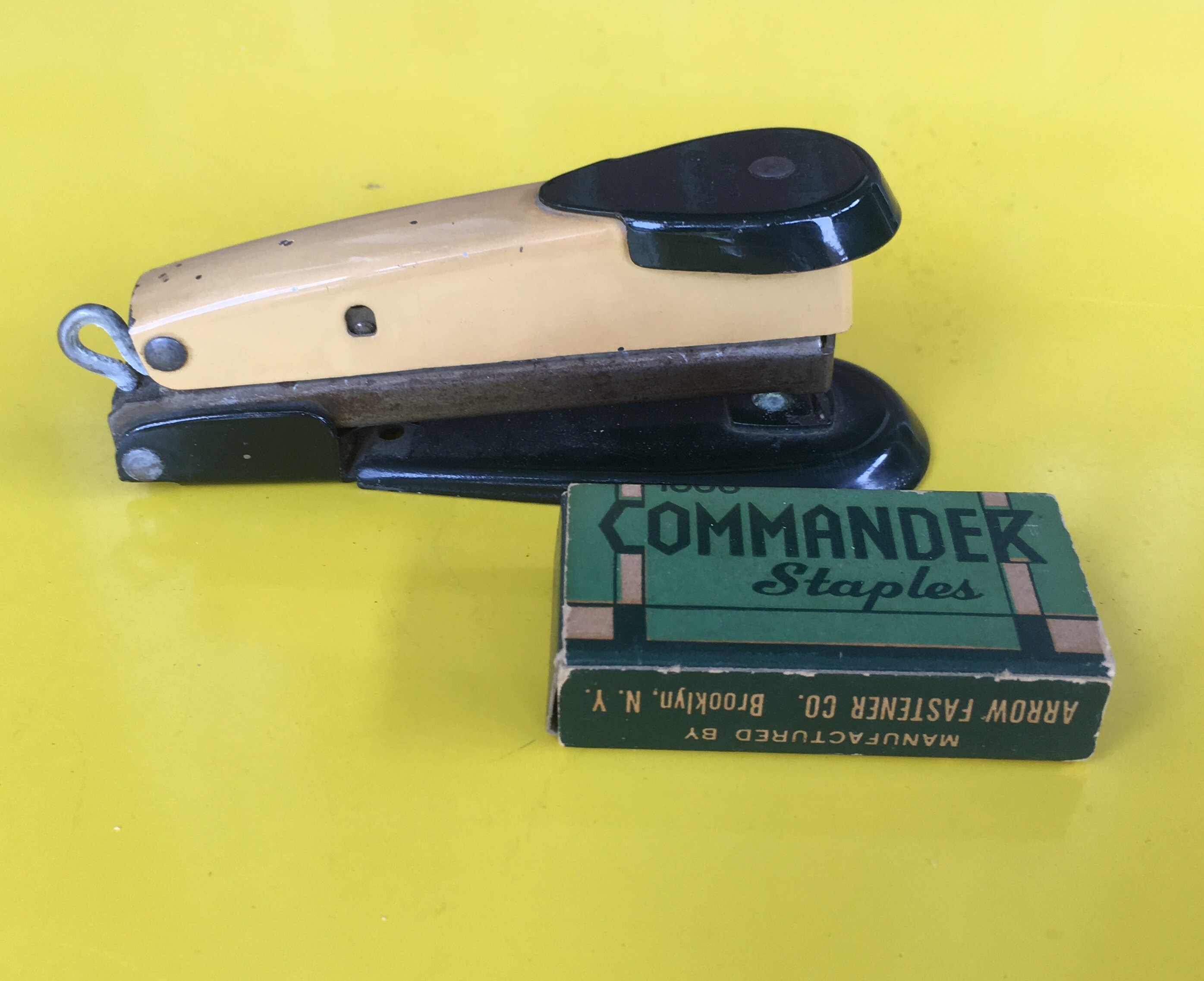 Stapler, Vintage Arrow Stapler and Staples, Commander Staples, Genuine ...