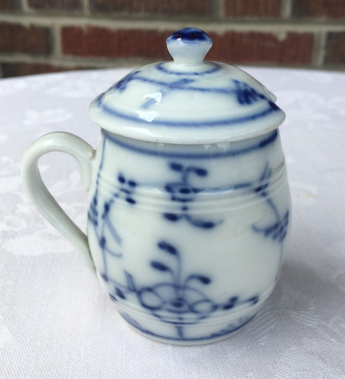 Antique Blue and White Porcelain Lidded Jam Jar, Blue Strawflower Type ...