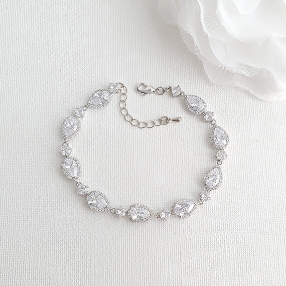 Bracelet for bride on wedding day store