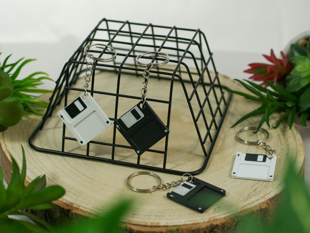 3D Printable Floppy Disk Keychain STL - MULTICOLOR - AMS - Etsy