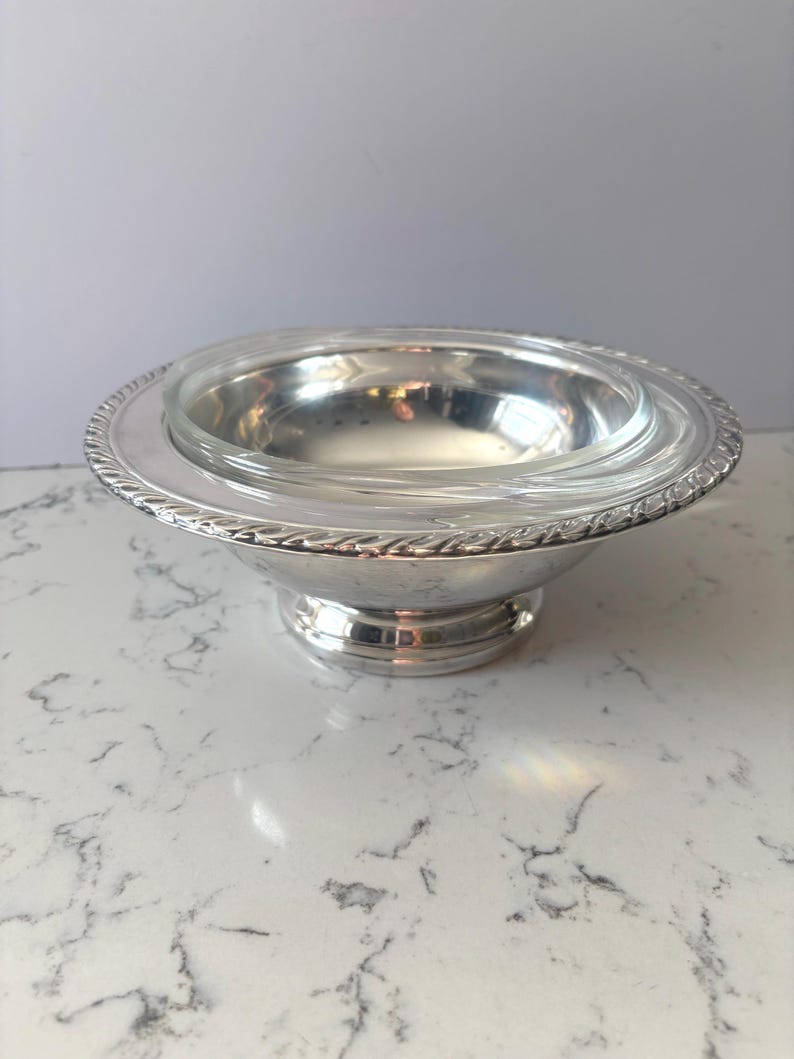 Vintage Oneida Silverplate Pedestal Bowl Including Vintage PYREX Insert ...