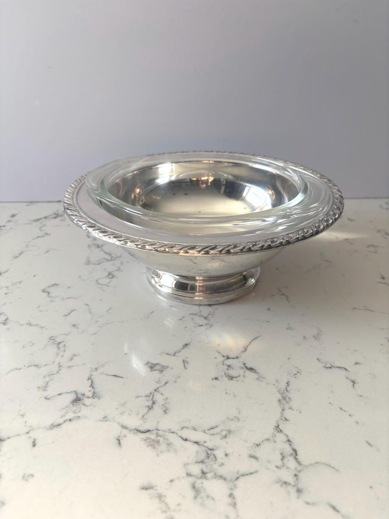 Vintage Oneida Silverplate Pedestal Bowl Including Vintage PYREX Insert ...