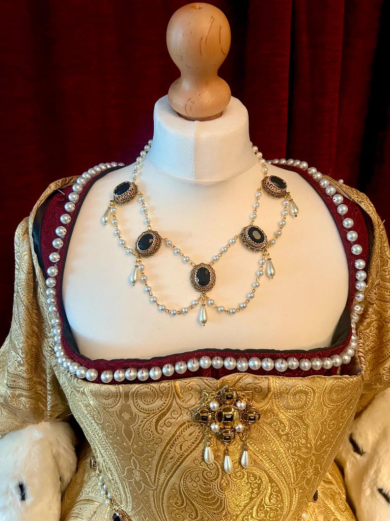 Tudor Pearl Drop Necklace: Black Aragon Queen Jewels - Etsy