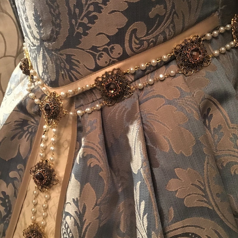 Girdle Queen - Etsy