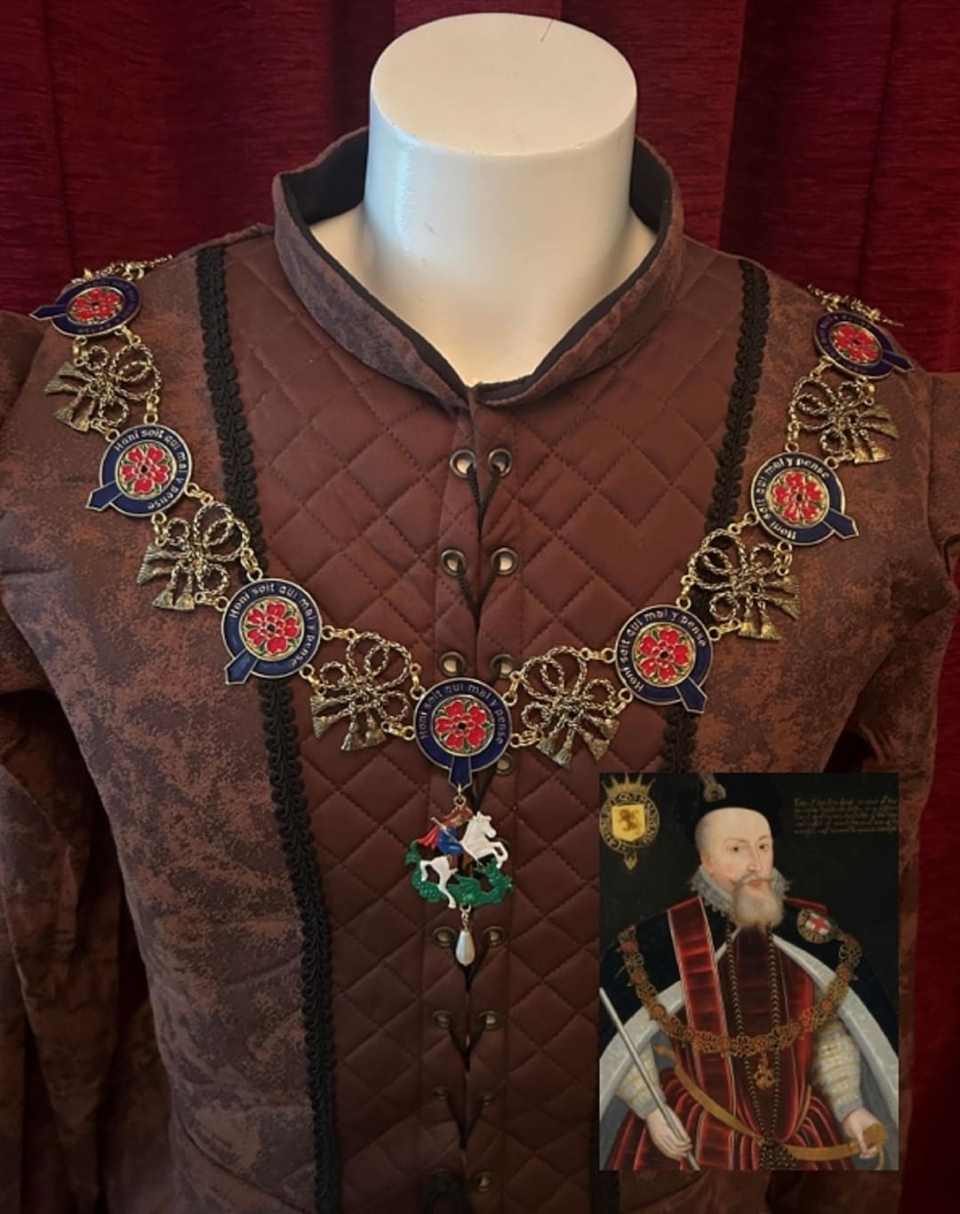 Order of the Garter Chain of Office: Tudor Elizabethan Reenactment ...