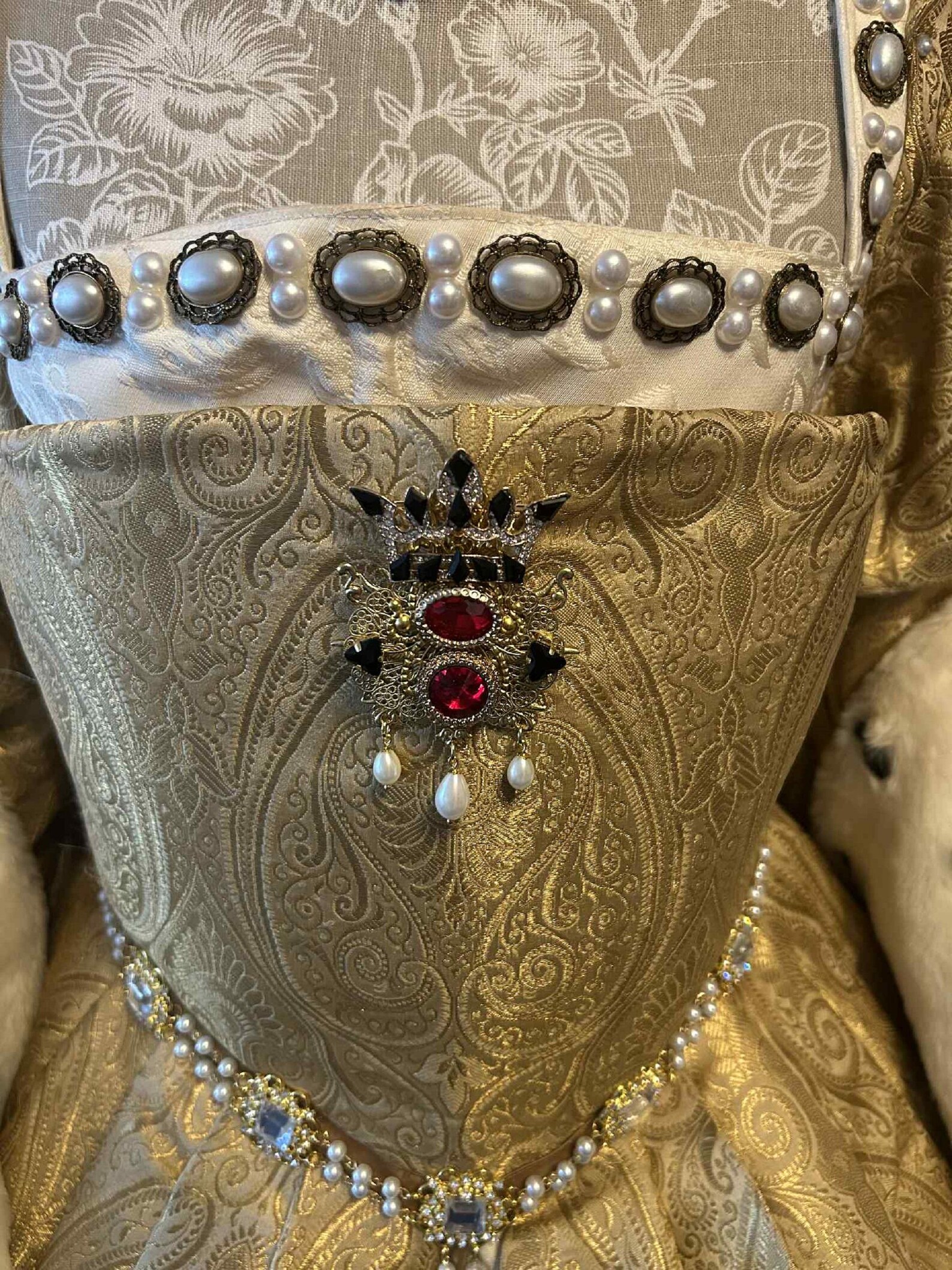 Katherine Parr Brooch: Tudor Renaissance Dress Pin, Historical ...