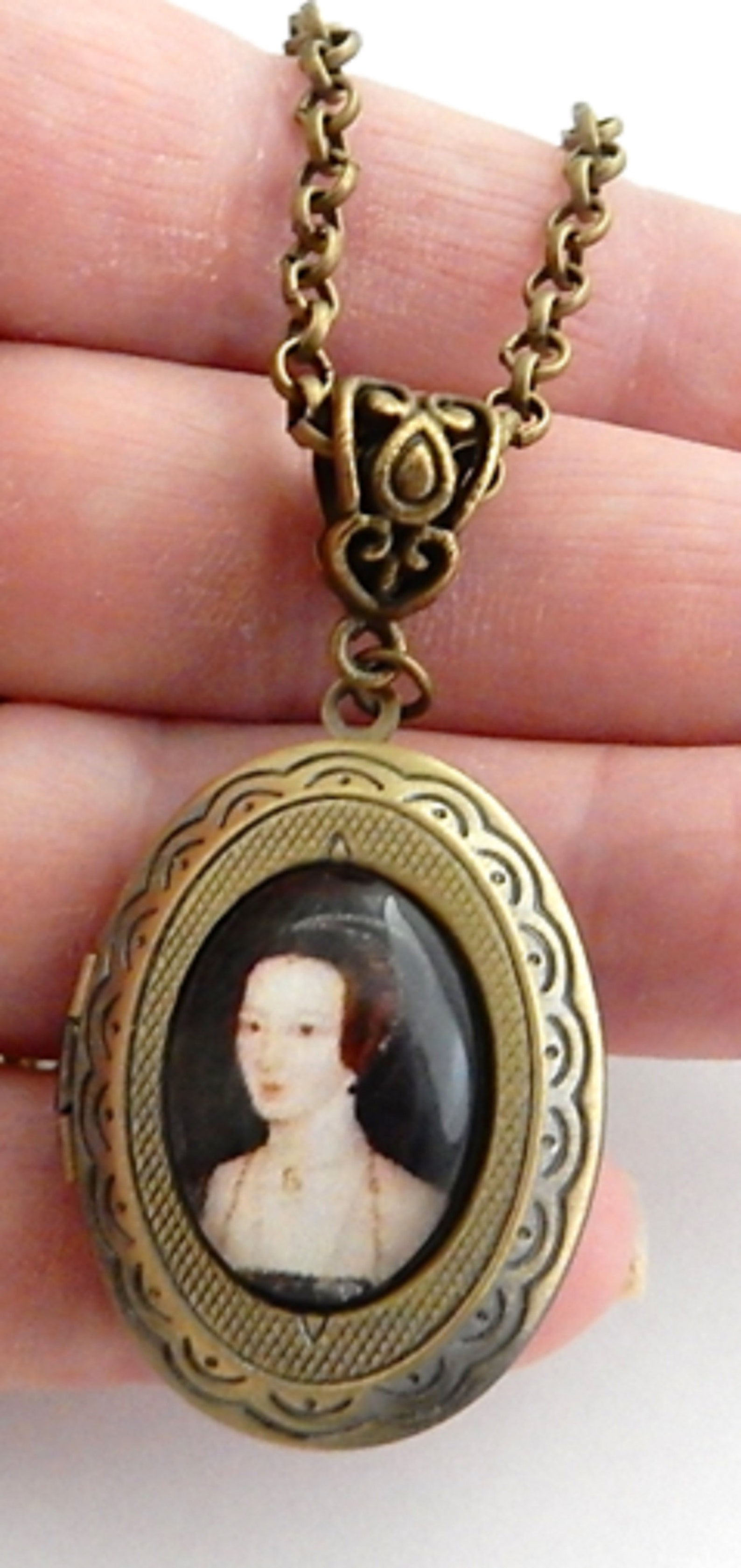 Anne Boleyn Portrait Locket Necklace - Historical Bronze Jewelry - Etsy UK