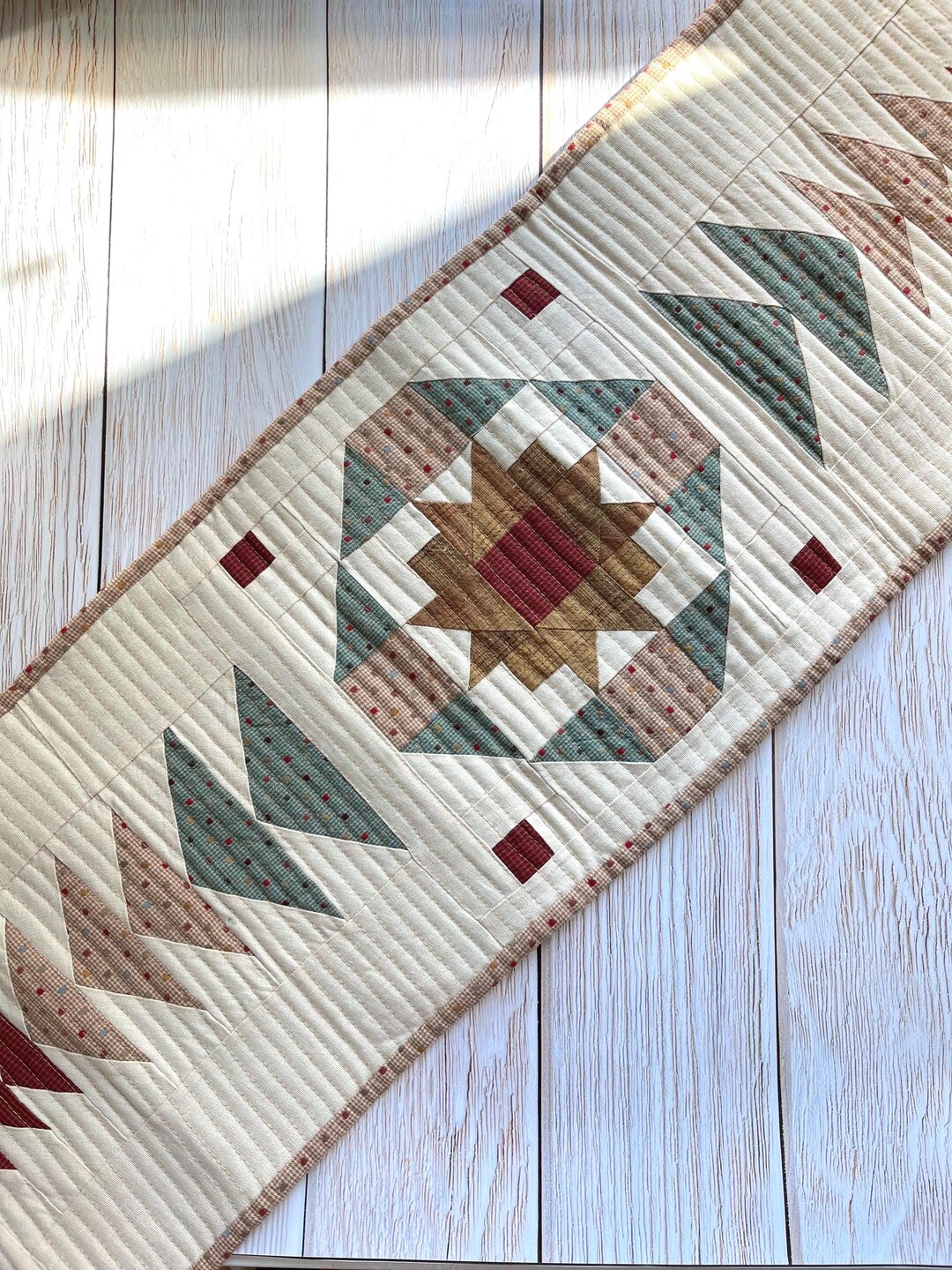 Floral Table Runner Quilt Pattern | Patchwork Tutorial in 3 Sizes - Etsy