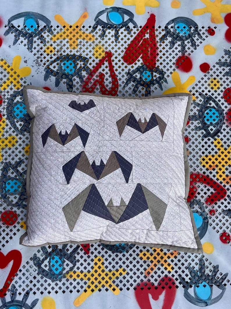 Bat Quilt Pattern PDF – FPP Pillow Top 15″ - Etsy
