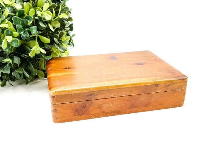 Vintage Small Wood Box With Hinged Lid Dovetail Corners Wooden Box Flat ...