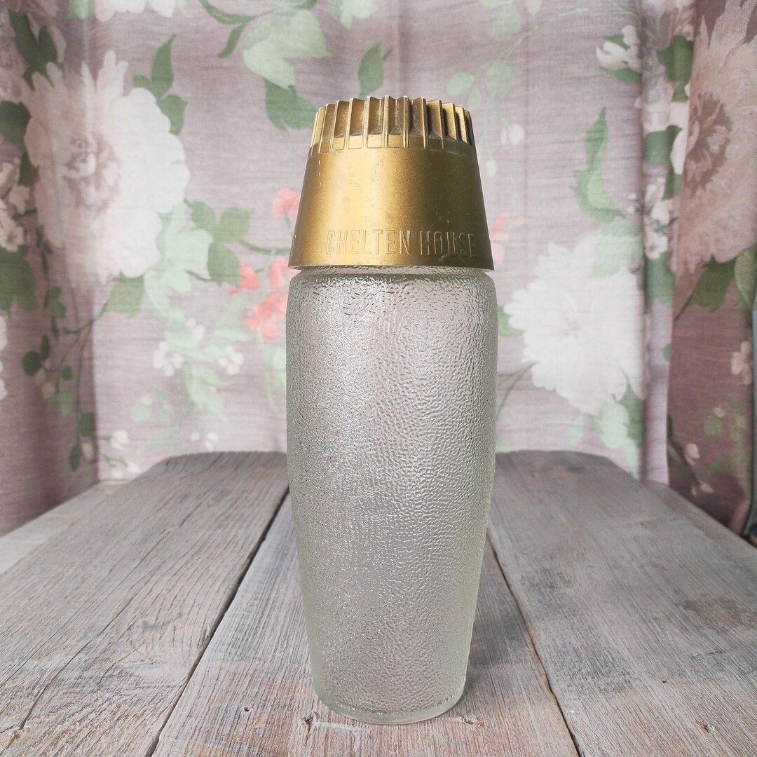Chelten House Frosted Glass Cocktail Shaker, Retro Barware, for Mixing ...